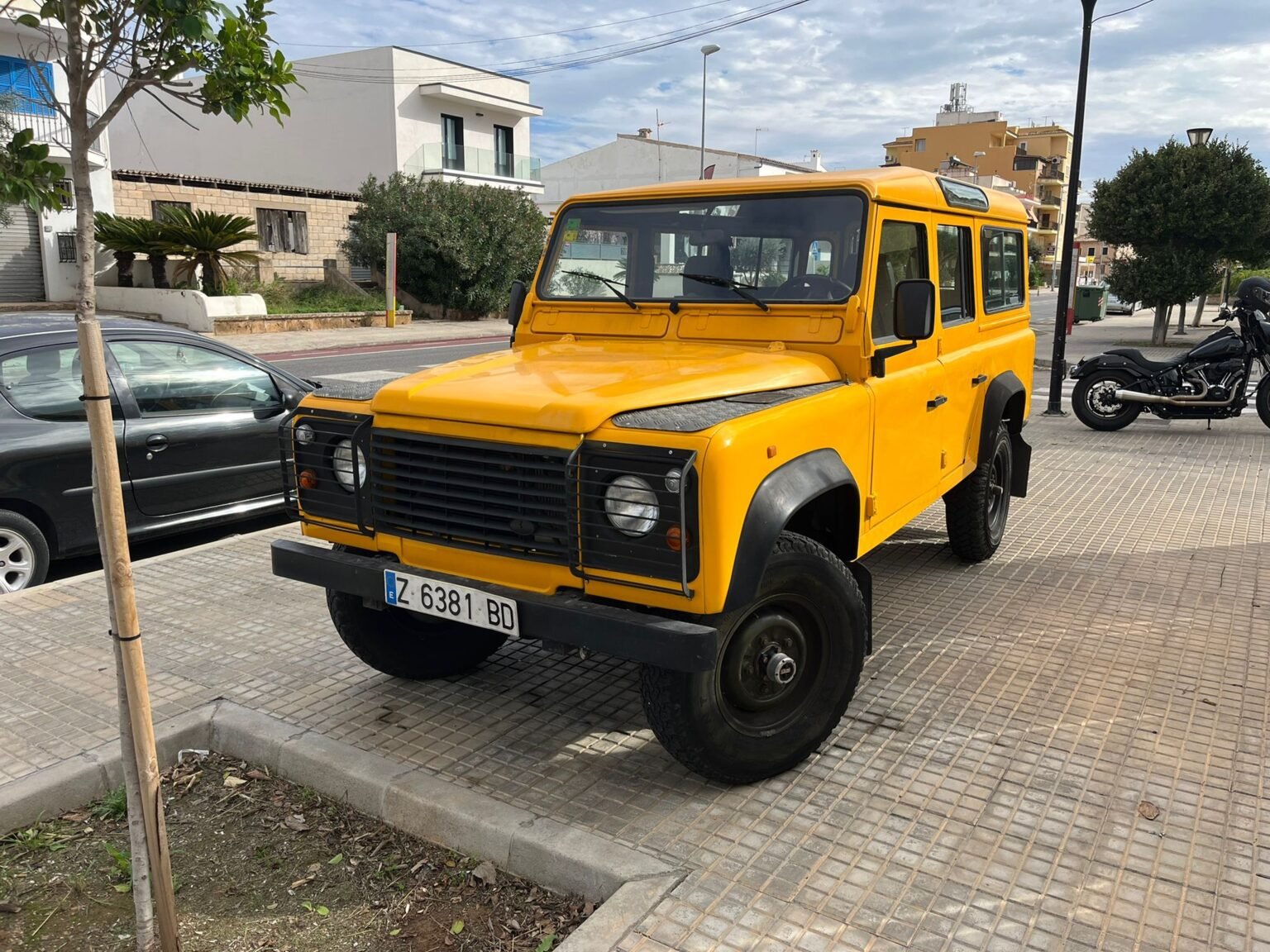 Custom Defender Builder Texas | Restored Defender | Royal Street Rovers