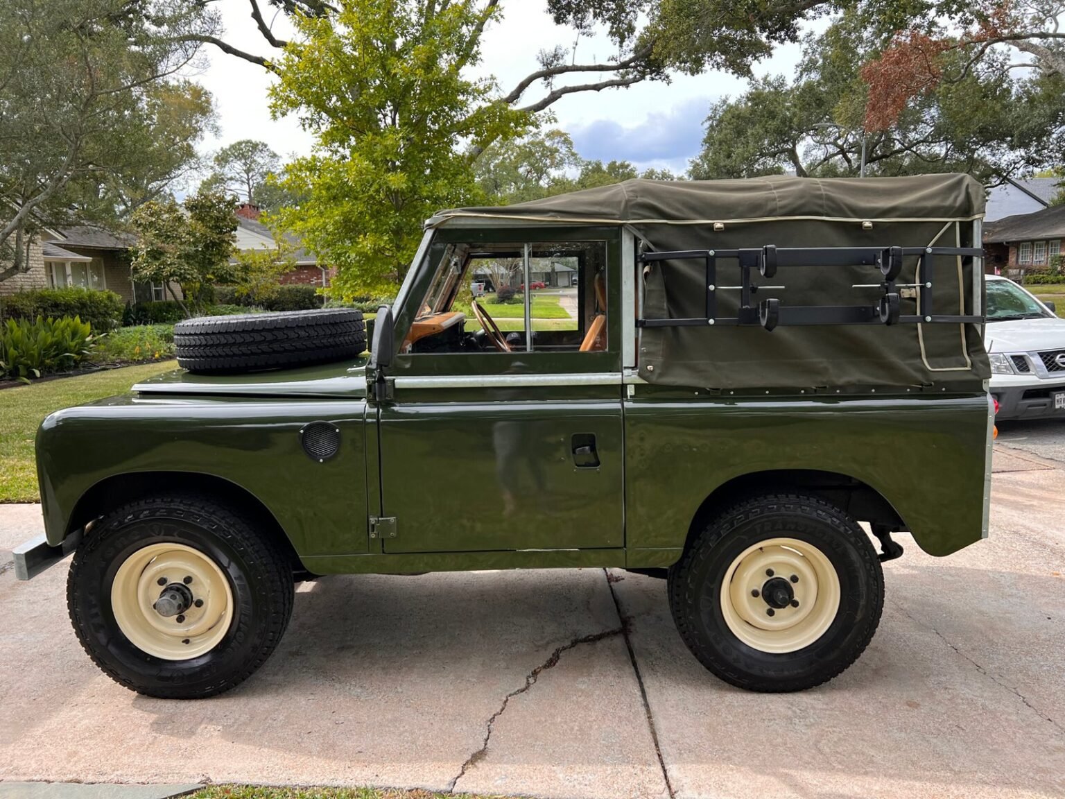 Land Rover Defender 1970: A Timeless Adventure on Wheels